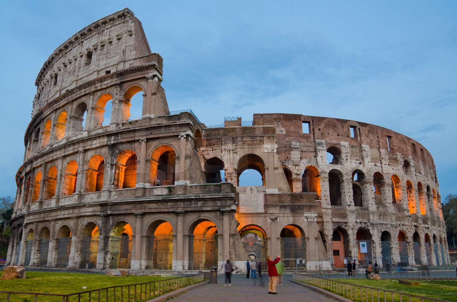 Den gamle Colosseum i Rom, smuk aften skudt | Stock foto | Colourbox