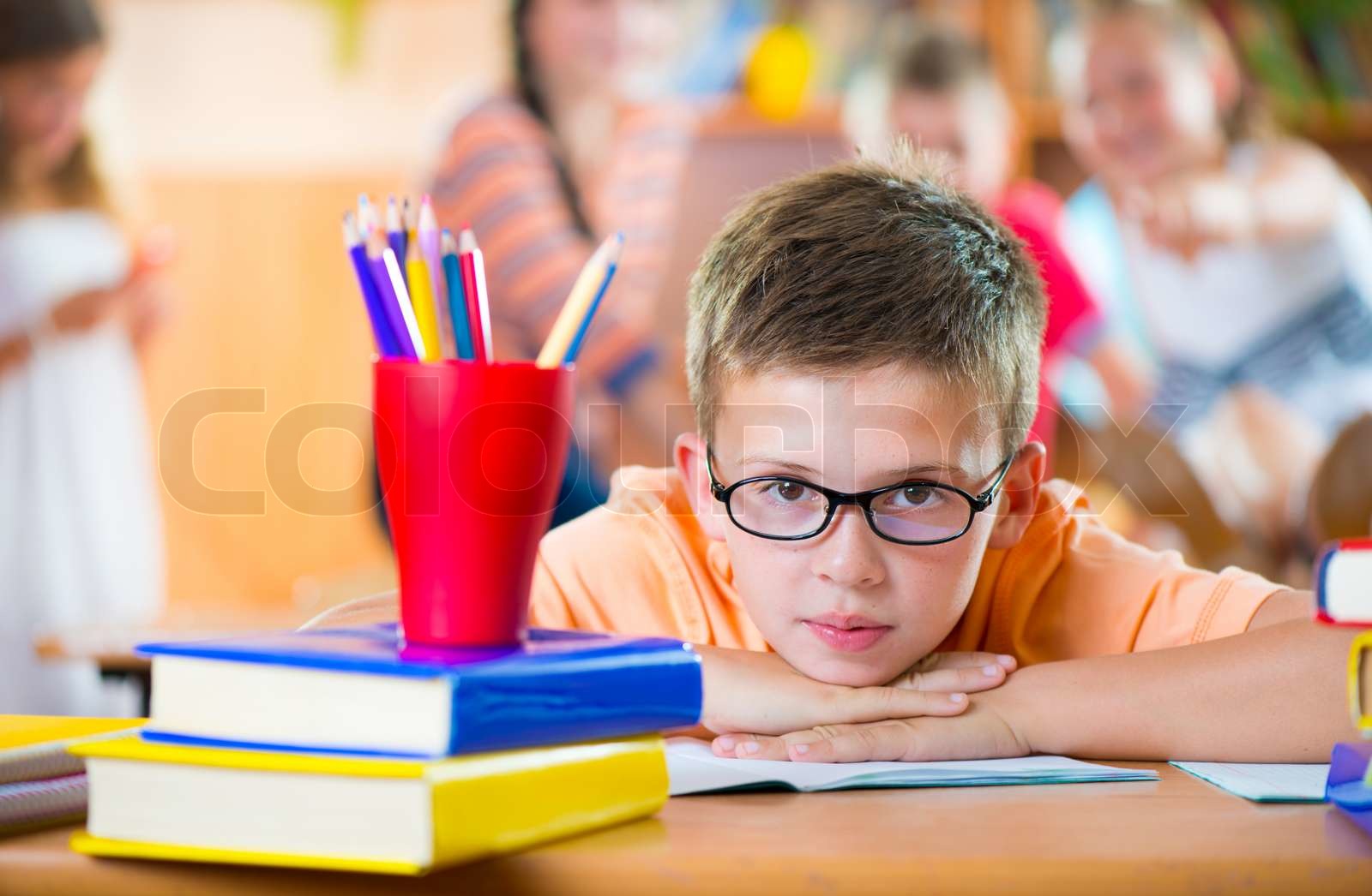 Schulkinder im Klassenzimmer in der Schule | Stock Bild | Colourbox