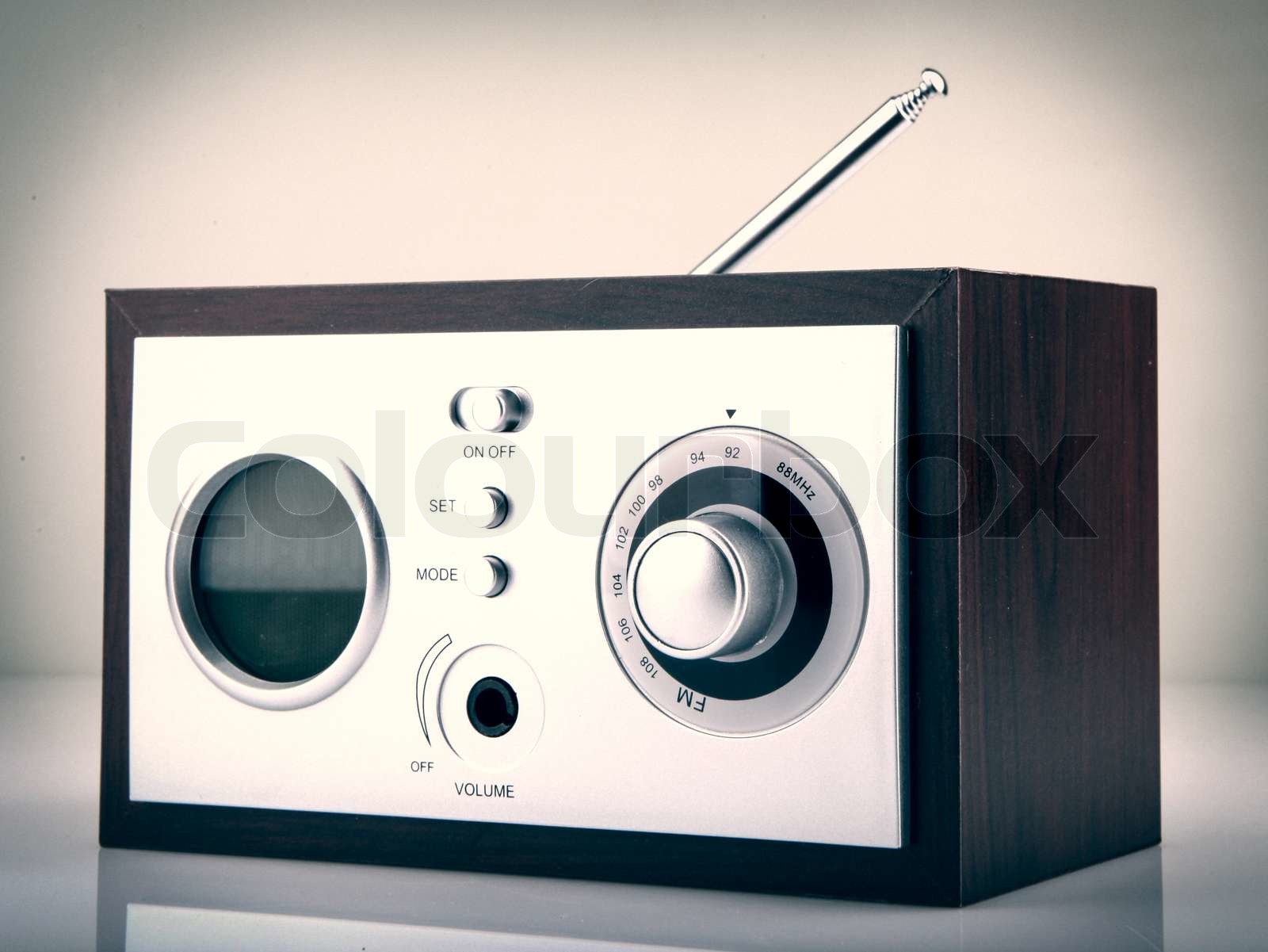 Retro Radio | Stock Bild | Colourbox