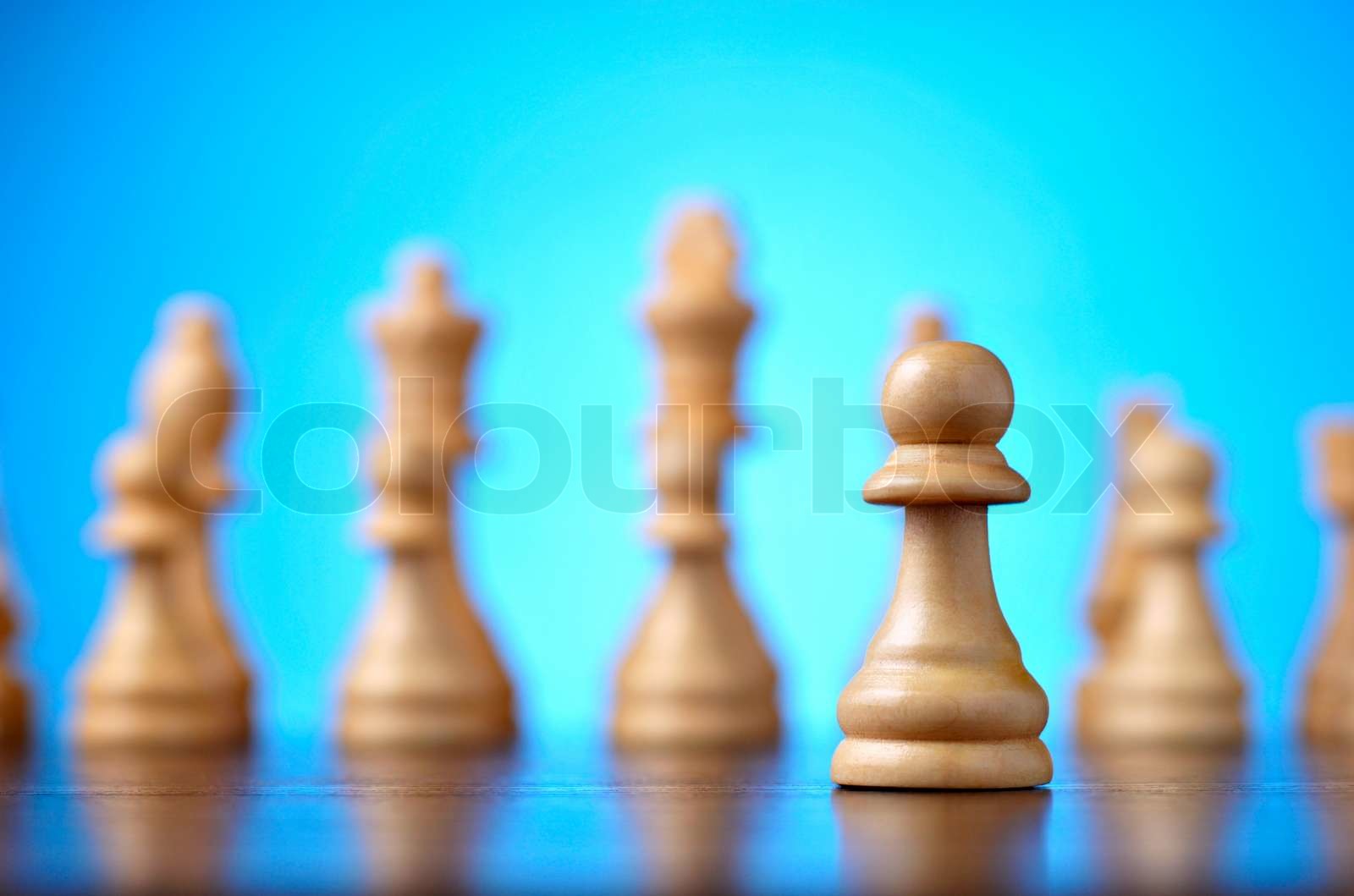 Spielen Sie eine Partie Schach | Stock Bild | Colourbox