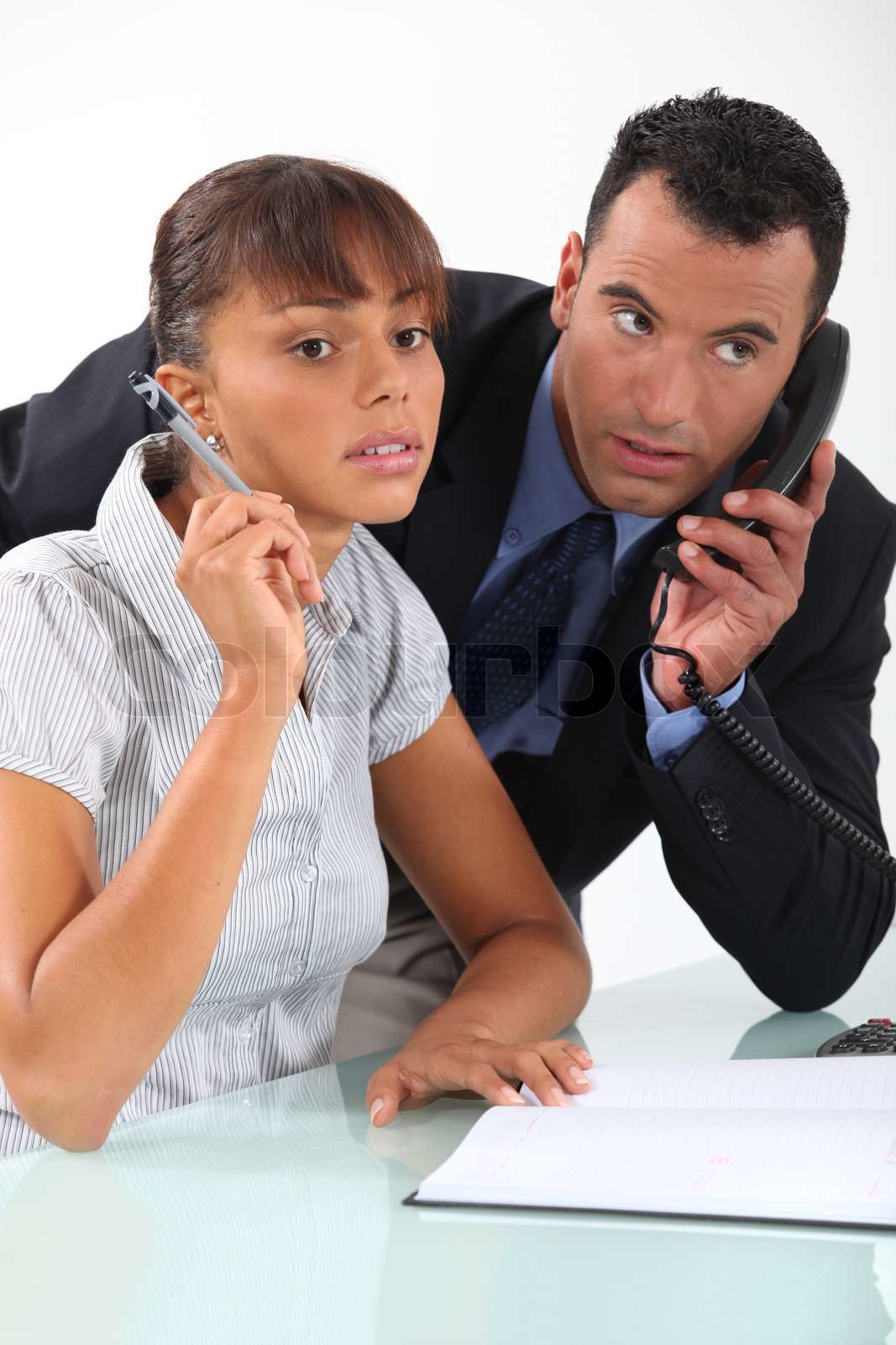 Kolleginnen und Kollegen arbeiten zusammen | Stock Bild | Colourbox