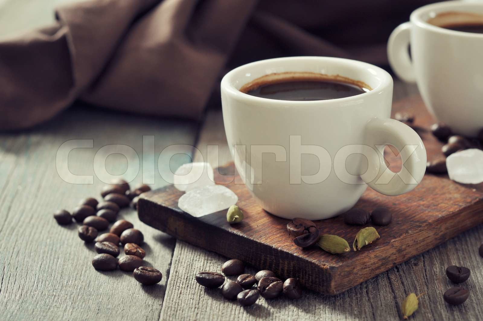 Kaffe i kopper med kardemomme | Stock foto | Colourbox