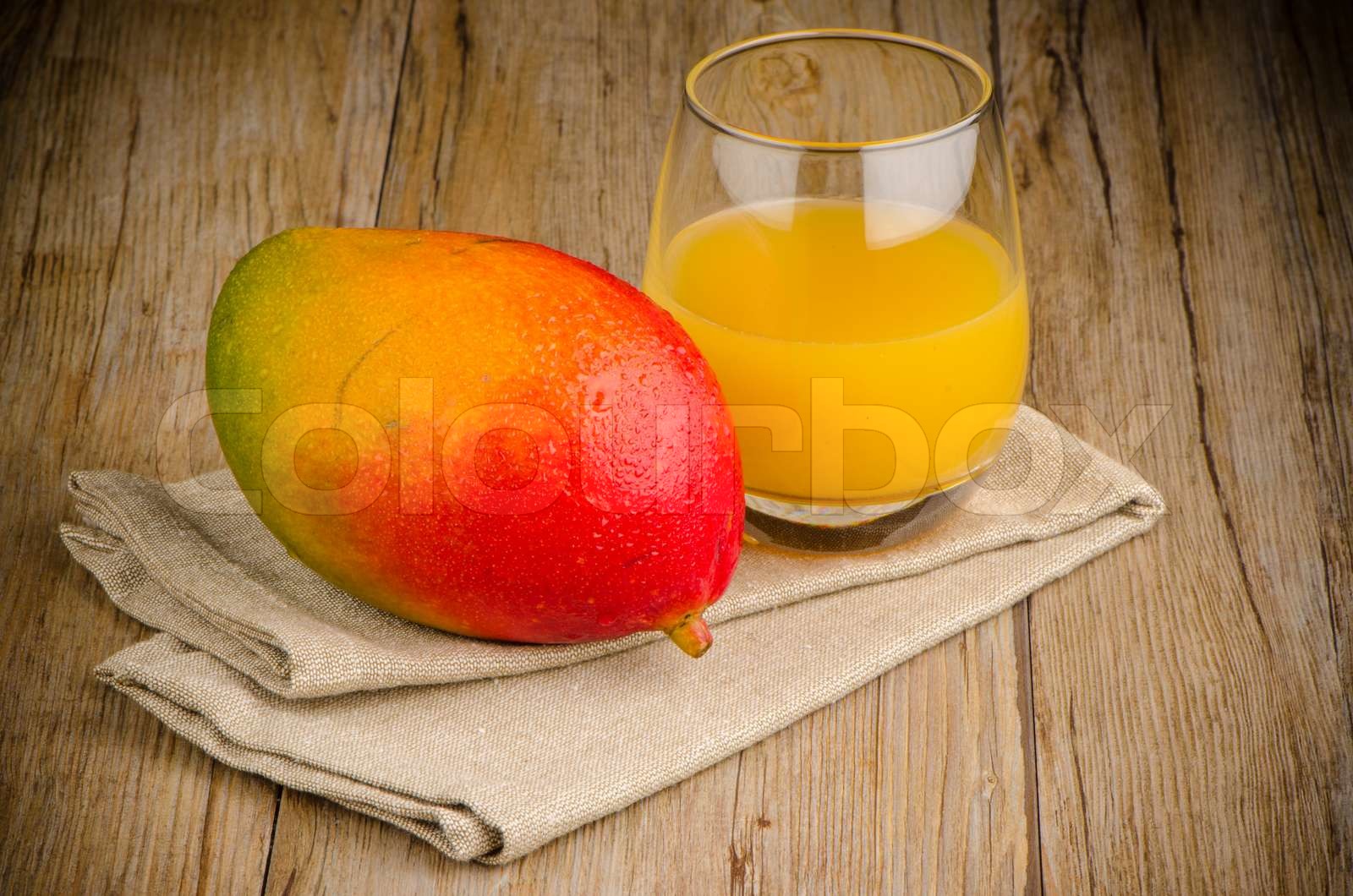 Frische Mango-Saft | Stock Bild | Colourbox