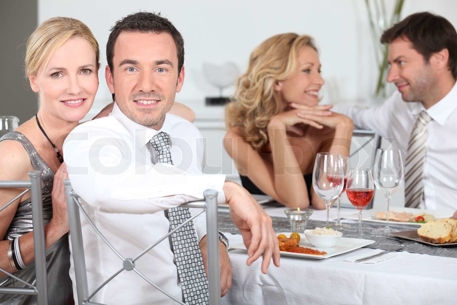 Venner have middag | Stock foto | Colourbox