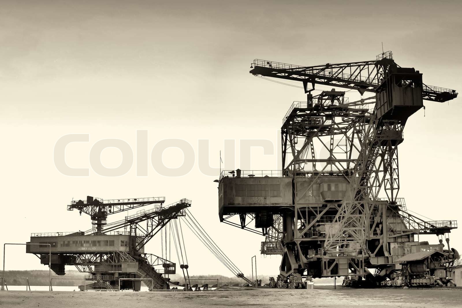 Braunkohlebagger im Tagebau | Stock Bild | Colourbox