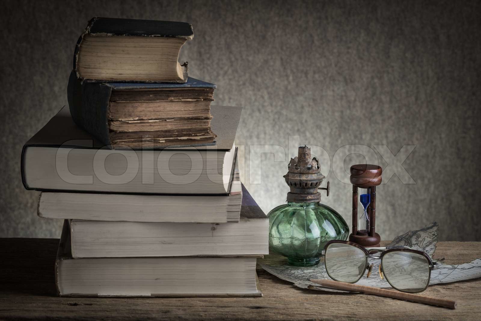 Stillleben alte Bücher | Stock Bild | Colourbox