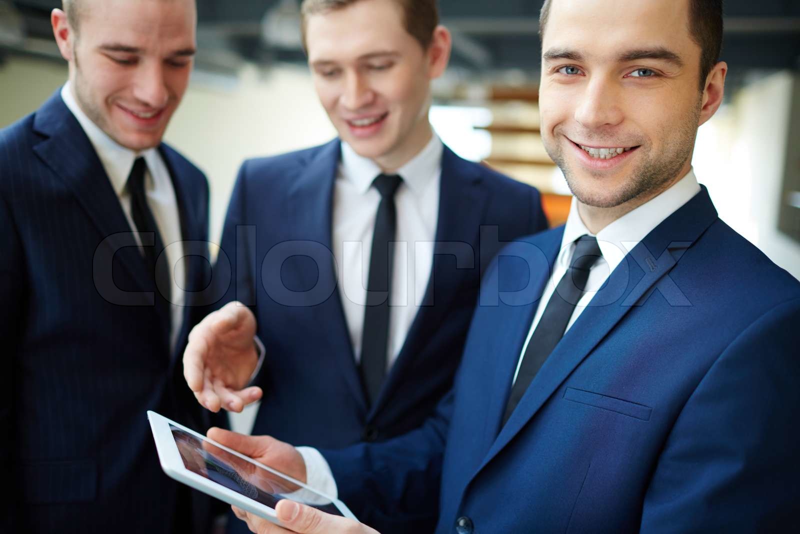 erfolgreiche Mitarbeiter | Stock Bild | Colourbox