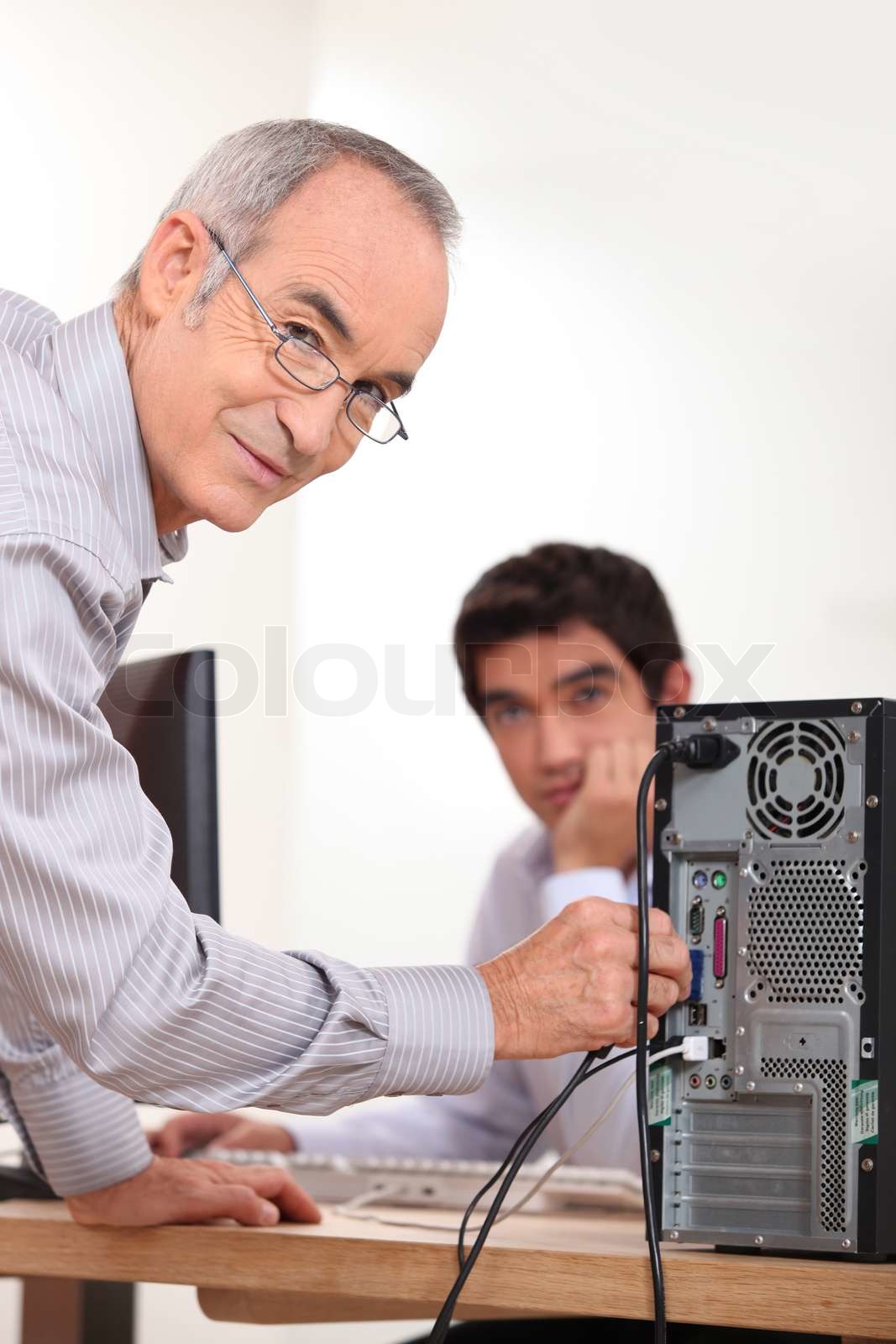 Mensch Computer einrichten | Stock Bild | Colourbox