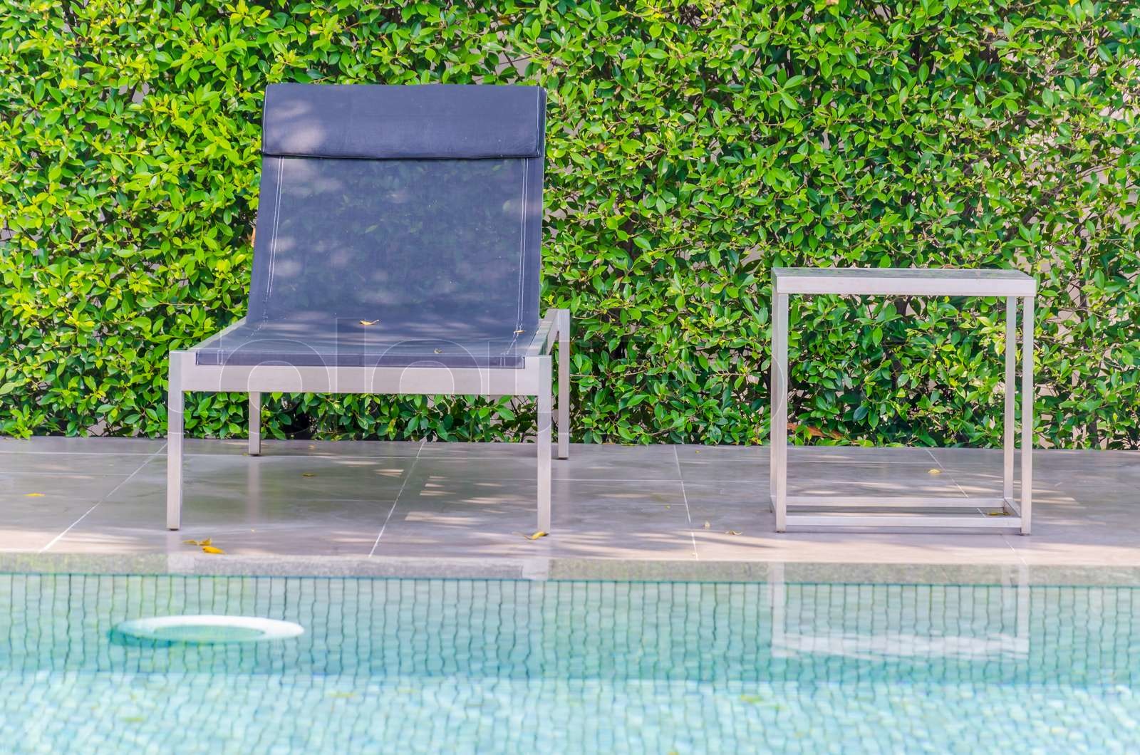 Pool-Bett | Stock Bild | Colourbox