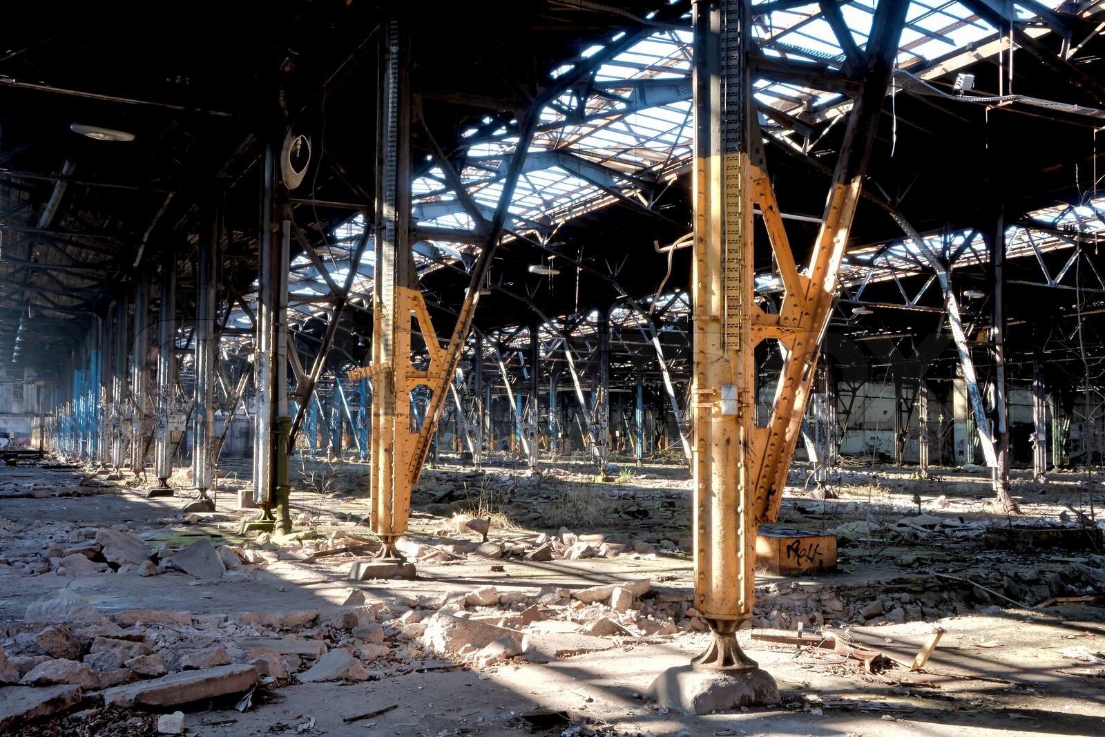 "forladt fabrik" | Stock foto | Colourbox