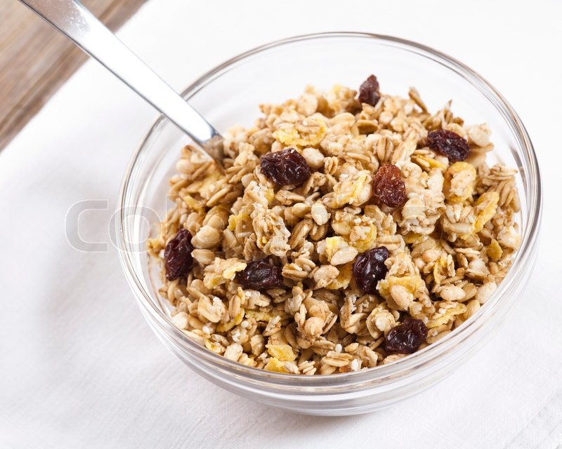 Gesundes Müsli mit Rosinen. Fügen Sie ... | Stock Bild | Colourbox