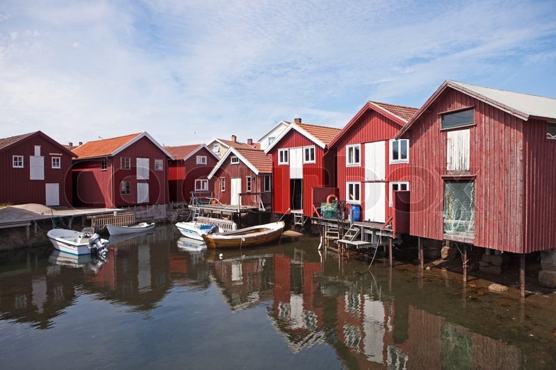Svensk skærgård med træhuse | Stock foto | Colourbox