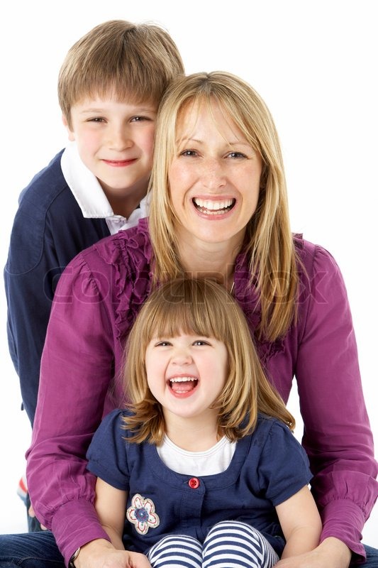 Mutter mit 2 kleinen Kindern im Studio | Stock Bild | Colourbox