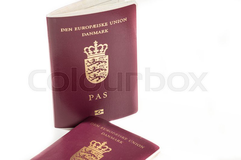 Dansk pas på hvid baggrund | Stock foto | Colourbox