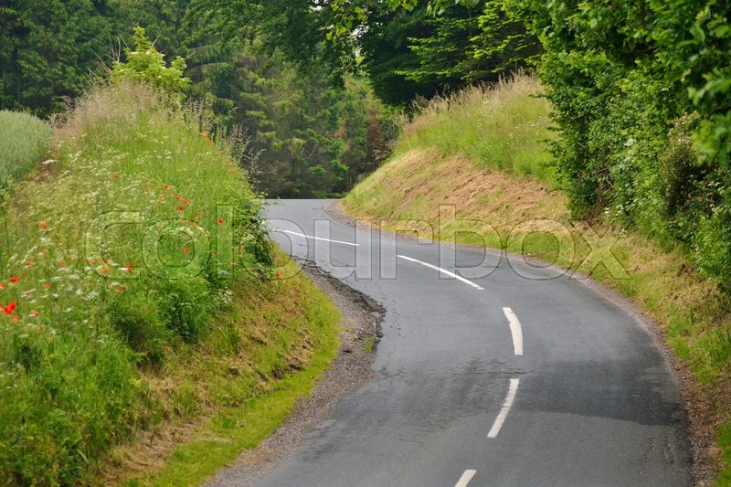 Landevej med vejsving på Fyn nær ... | Stock foto | Colourbox