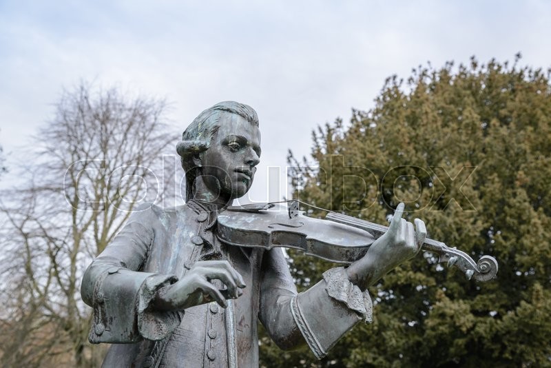 Mozart Statue