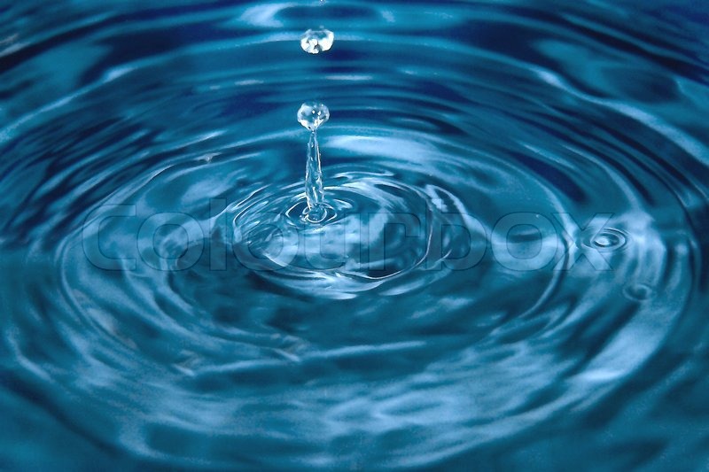 Ein Tropfen Wasser , wie es spritzt ... | Stock Bild | Colourbox