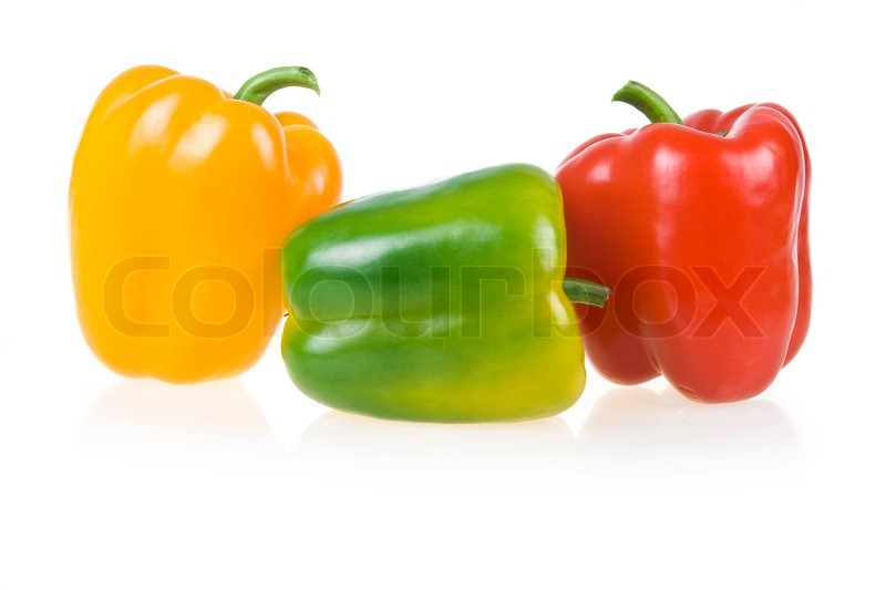 Ripe Gul, grøn og rød Paprika isoleret ... | Stock foto | Colourbox