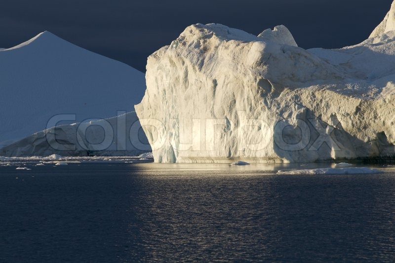 Isbjerg i den berømte Isfjord ved siden ... | Stock foto | Colourbox