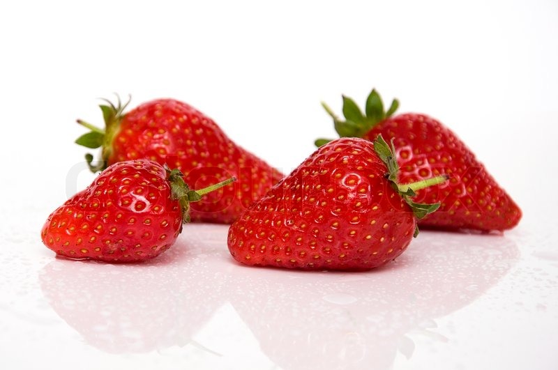 Vier Erdbeeren auf weißem Hintergrund ... | Stock Bild | Colourbox