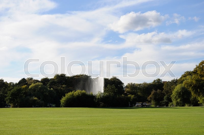 Springvand i Fælledparken i København | Stock foto | Colourbox