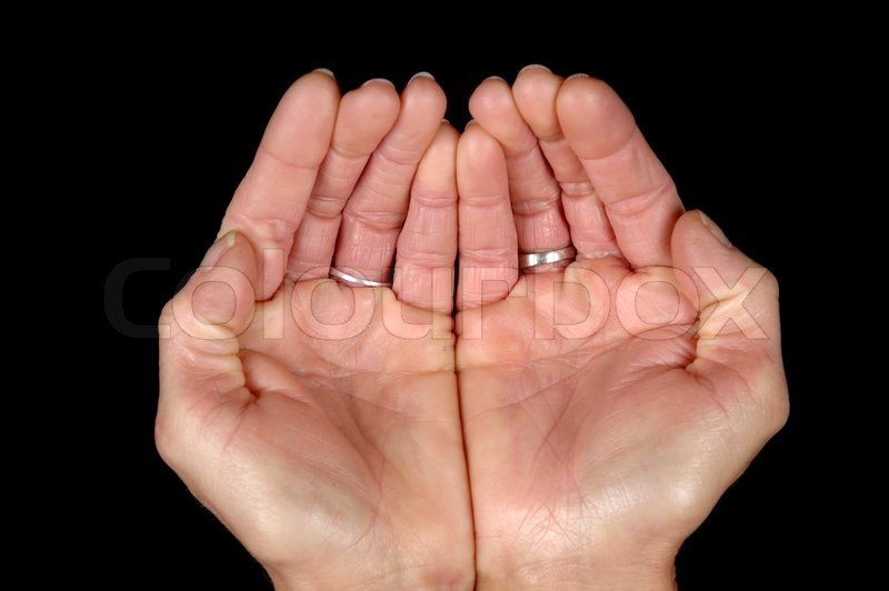 Frau zeigt ihre offenen Hände . | Stock Bild | Colourbox