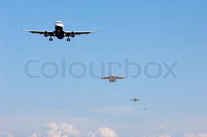 Viele Flugzeuge fliegen in Folge zur ... | Stock Bild | Colourbox
