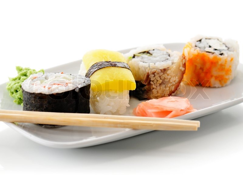 Sushi -Sortiment in einem weißen Teller | Stock Bild | Colourbox