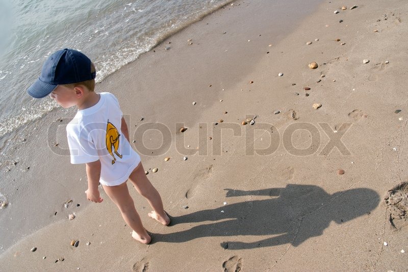 Kind am Strand | Stock Bild | Colourbox