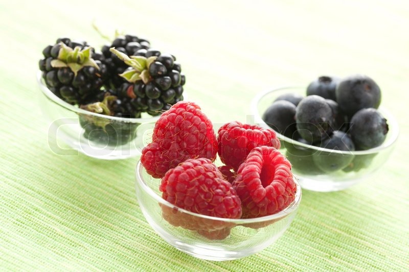 Foto geschossen von Waldfrüchten | Stock Bild | Colourbox