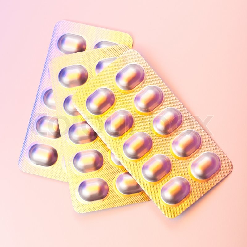 Medizinische Pillen aufgestapelt einen ... | Stock Bild | Colourbox