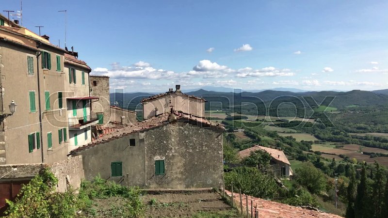 Typical hilltop village in Tuscany, ... | Stock video | Colourbox