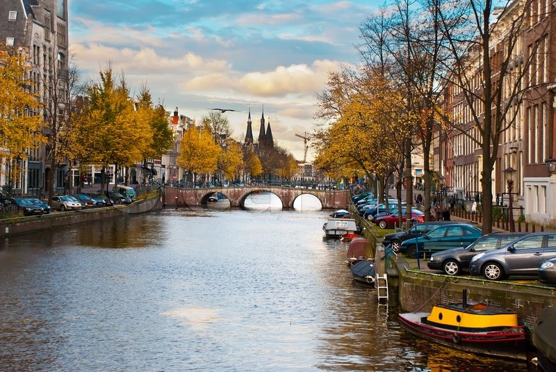 Boot In Den Kanal In Amsterdam Stock Bild Colourbox