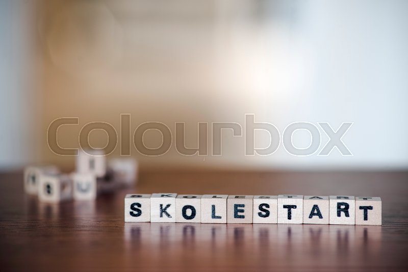 Skolestart stavet med bogstaver på et ... | Stock foto | Colourbox