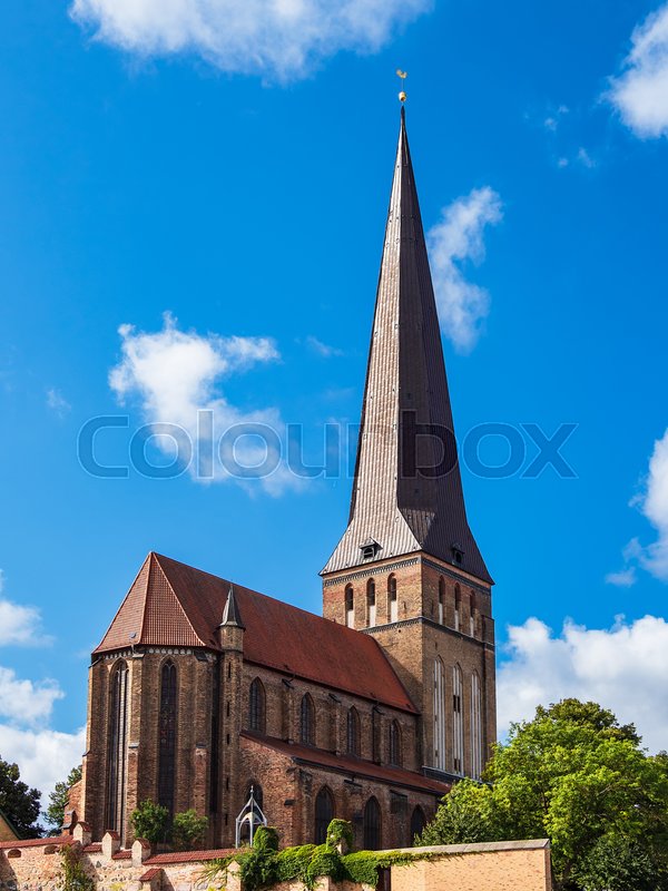 Blick auf die Petrikirche in Rostock. | Stock Bild | Colourbox