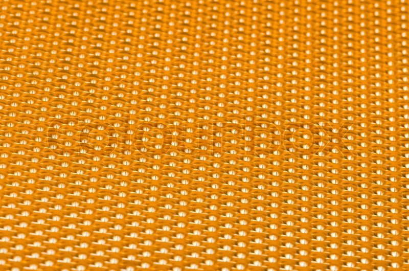 Gul metal mesh plating isoleret mod en ... | Stock foto | Colourbox