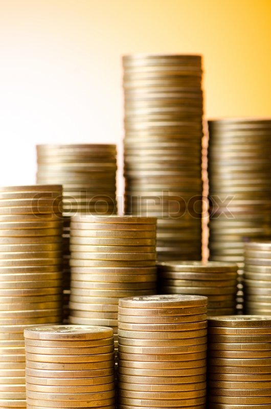 Goldene Münzen in hohen Stapeln | Stock Bild | Colourbox