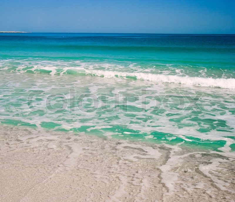 Strand og et hav | Stock foto | Colourbox