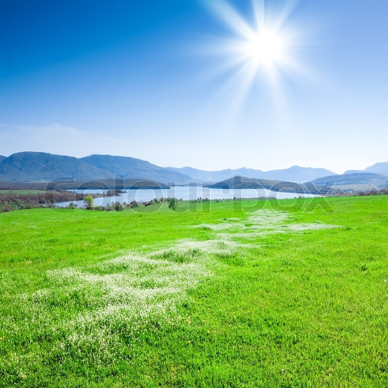 Herrlichen Berglandschaft mit See und ... | Stock Bild | Colourbox