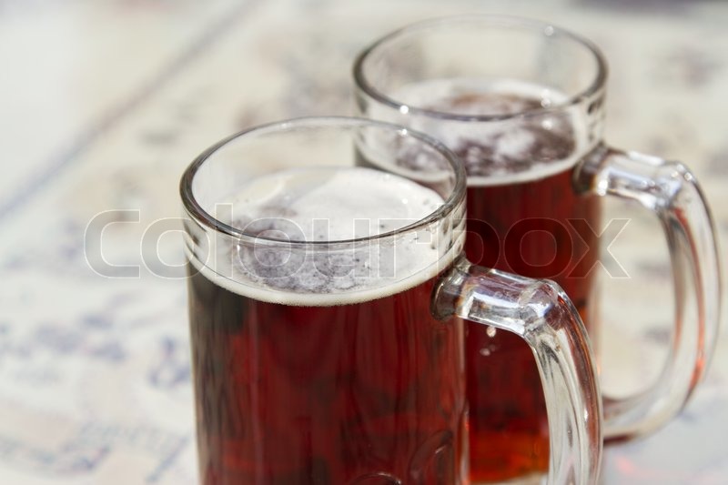 Zwei Bier Becher Closeup Foto | Stock Bild | Colourbox