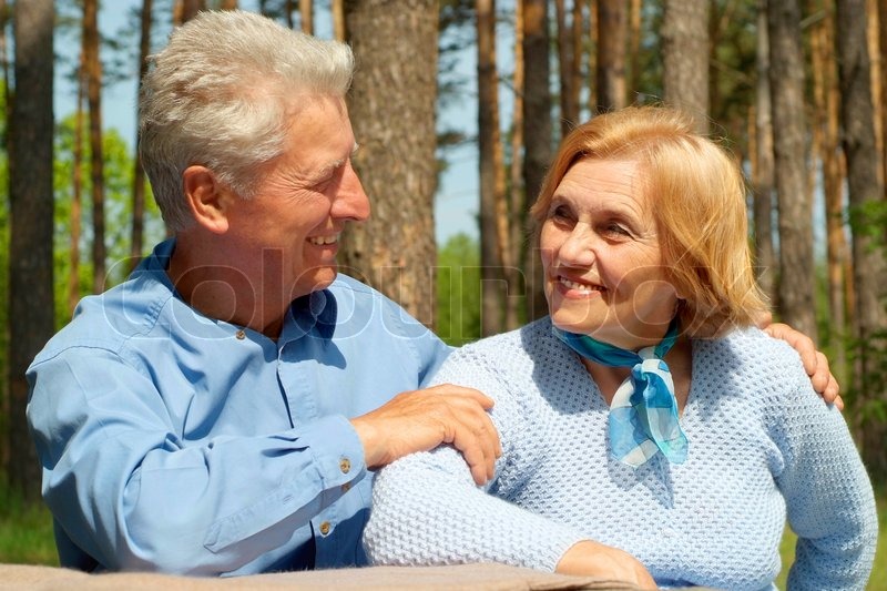 Glückliche ältere Menschen sind die ... | Stock Bild | Colourbox