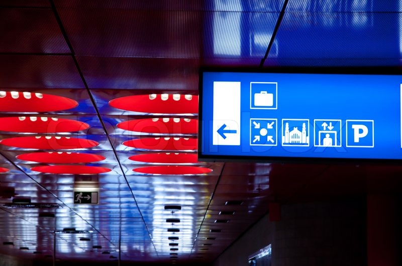 Piktogramme am Bahnhof | Stock Bild | Colourbox