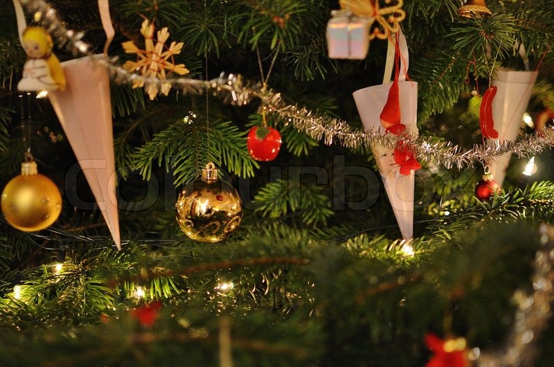 Juletræ med pynt | Stock foto | Colourbox