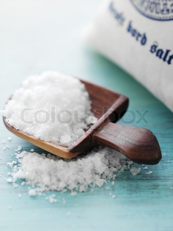 Nærbilled af salt på en lille træske | Stock foto | Colourbox