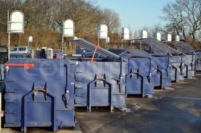 Genbrugsstation og containere | Stock foto | Colourbox