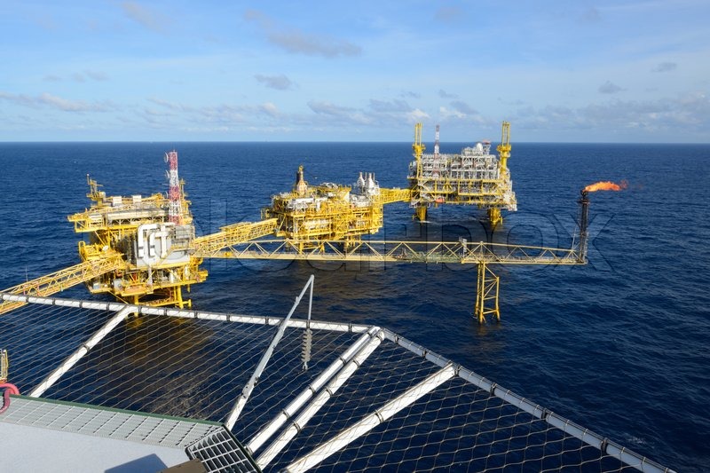 Den offshore boreplatform og gas flare | Stock foto | Colourbox