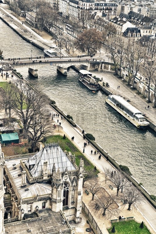 Schöne Luftaufnahme von Paris im Winter | Stock Bild | Colourbox