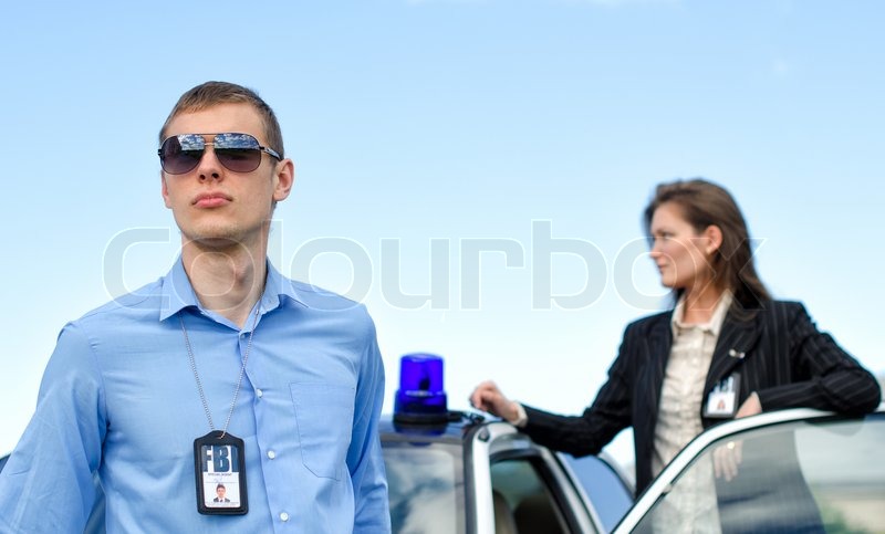 Zwei FBI-Agenten in der Nähe des Autos ... | Stock Bild | Colourbox