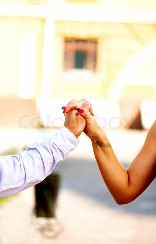 Händchenhalten | Stock Bild | Colourbox