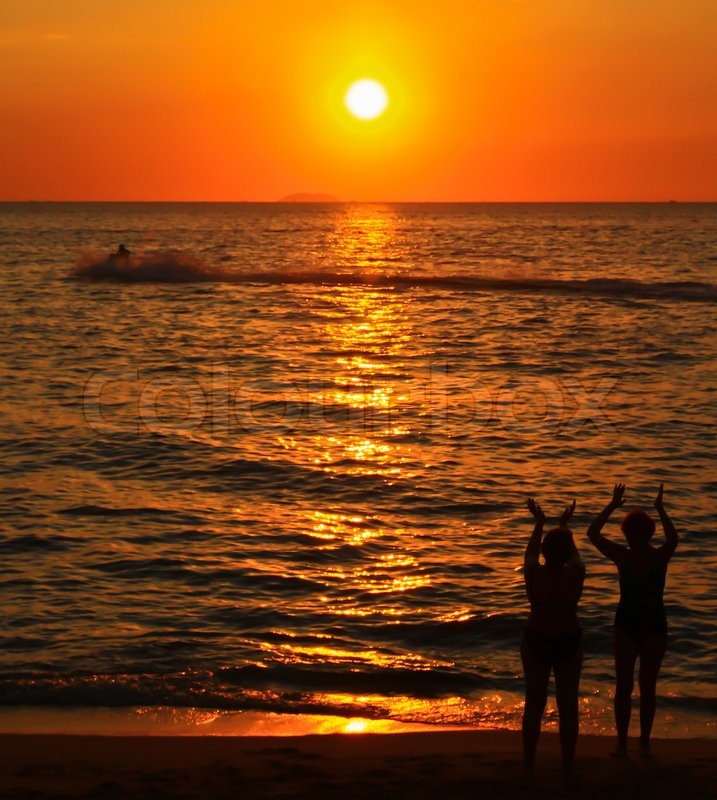 Strand am Abend in Thailand | Stock Bild | Colourbox